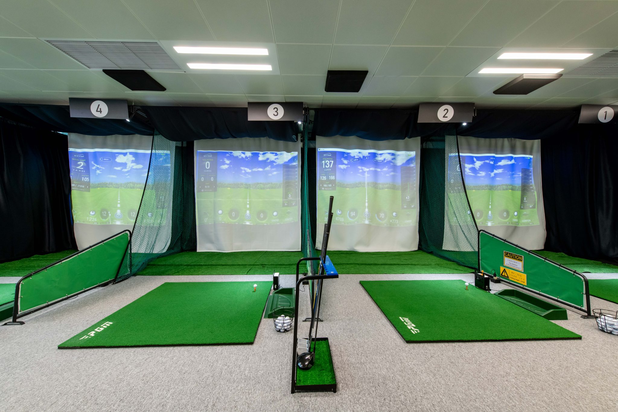 Golfstation HK – Indoor golf driving range