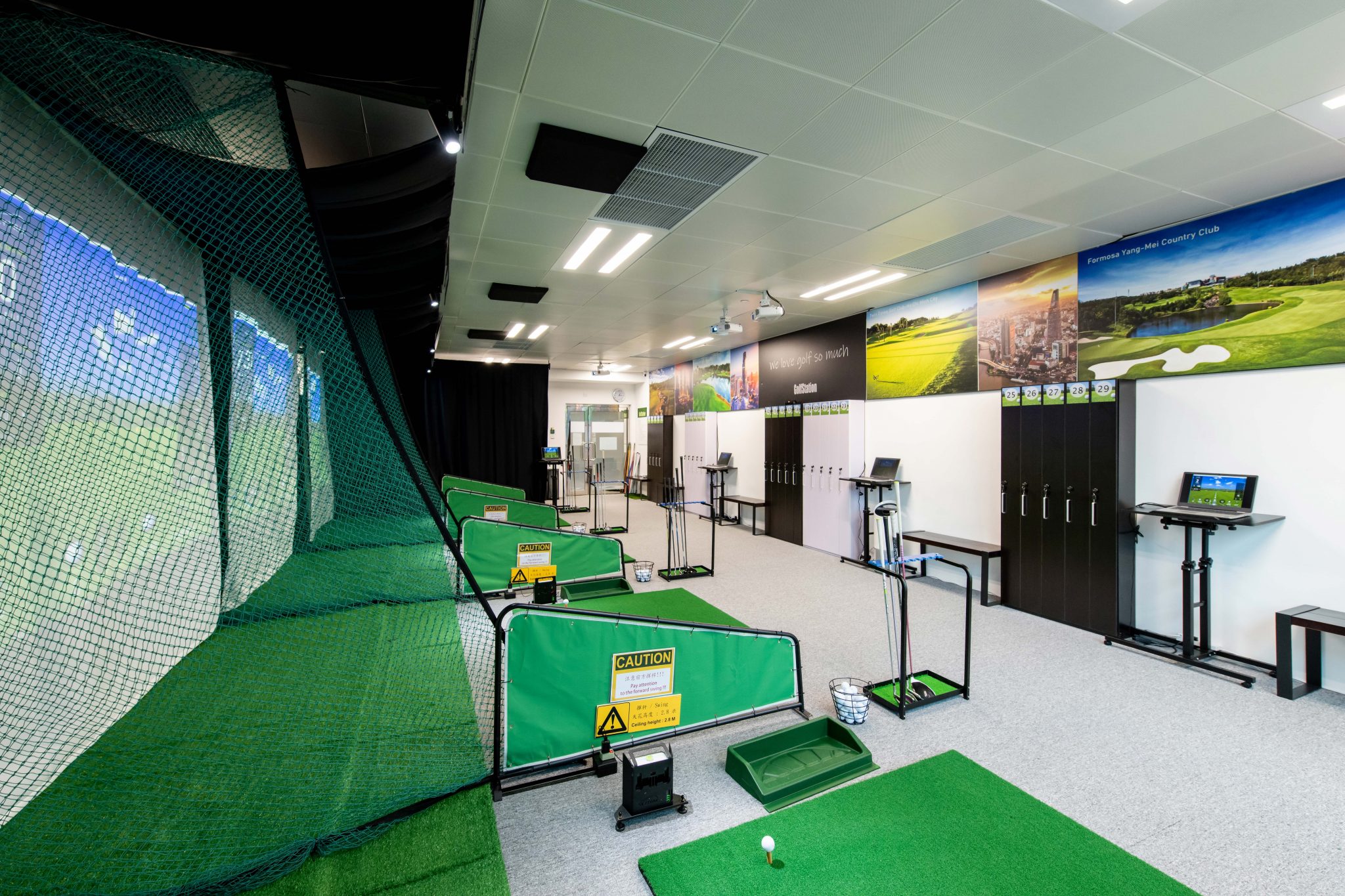 Golfstation HK – Indoor golf driving range